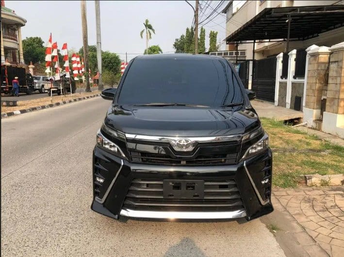 Toyota Voxy 2021 Hitam - Indo Mobilindo